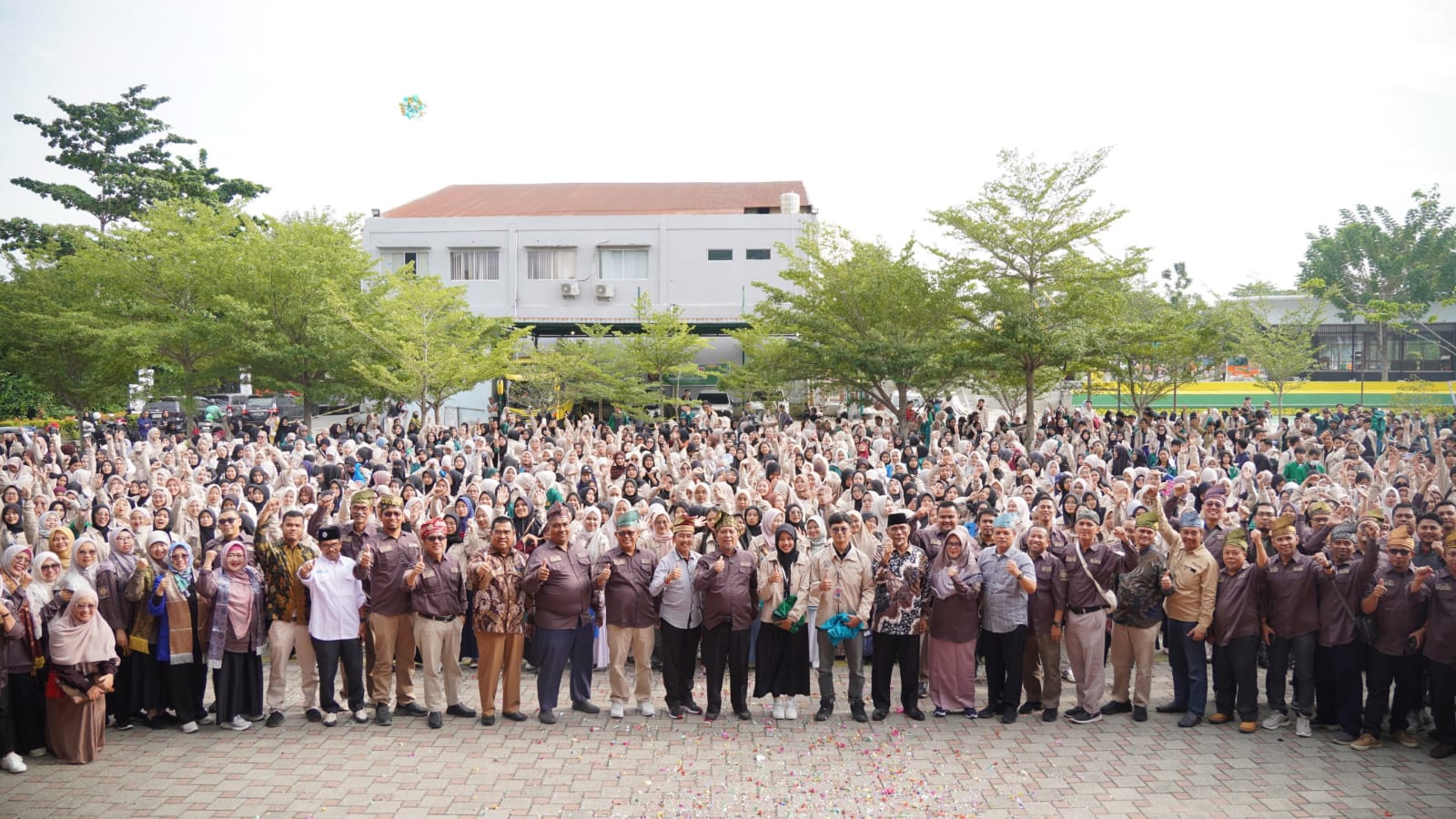 UMRI Lepas 1.783 Mahasiswa KKN-MAS 2025: Wujud Nyata Pengabdian PTMA di Tanah Melayu - Warta PTM